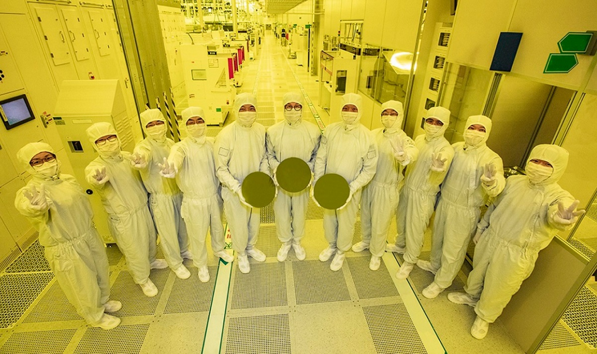 Samsung Beats TSMC with New 3nm GAA Chips - Asian Dawn